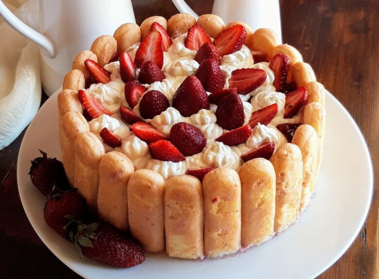 Charlotte cheesecake φράουλας - Οι Συνταγές της Νικόλ Μαρίνου